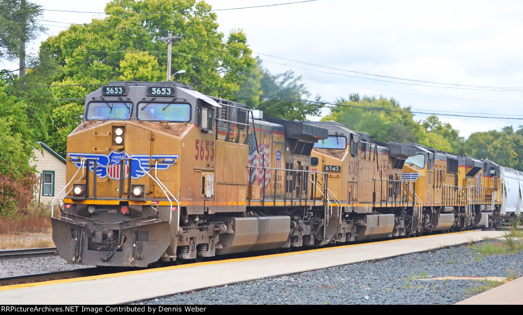 UP 5653, CP's Tomah Sub.